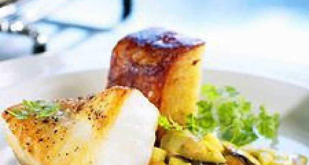 Oppskrift på Steinbit med blåskjell- og epleragu - Aperitif.no